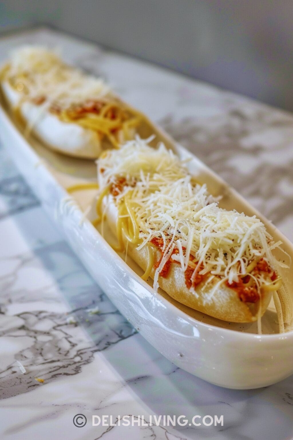 Cheesy Garlic Bread Spaghetti Boats - A Delicious Twist on Leftover ...